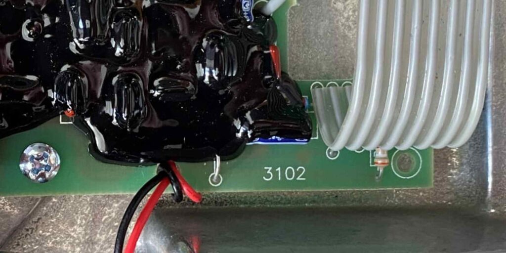 The Klon Centaur Guide – Decibelics